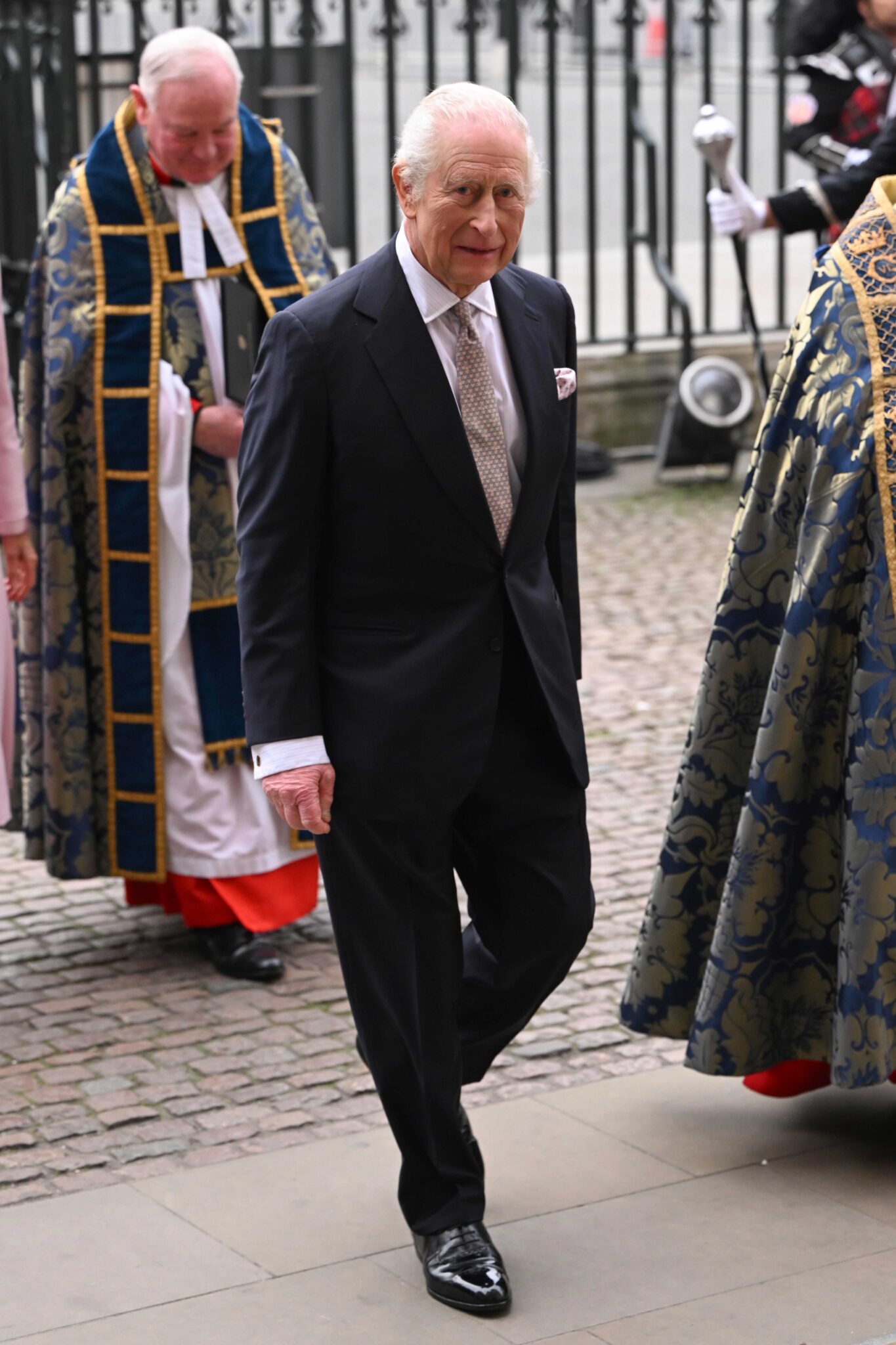 Rare video inside King Charles plane and royal family jet after £10m ...