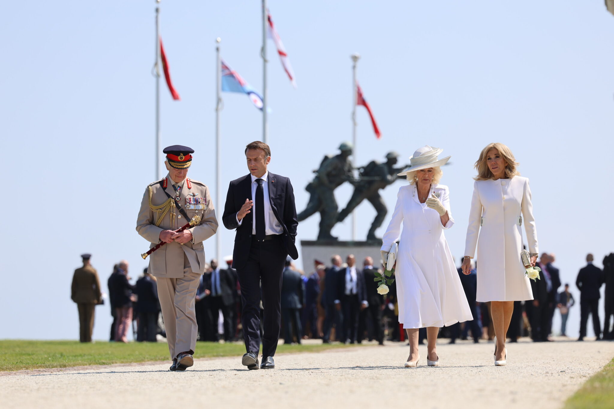 Emmanuel Macron’s height confuses fans as he stands next to King Charles