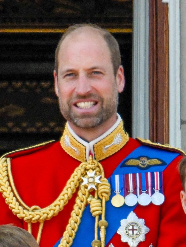 Prince William's admission to Gary Oldman during Windsor investiture ...