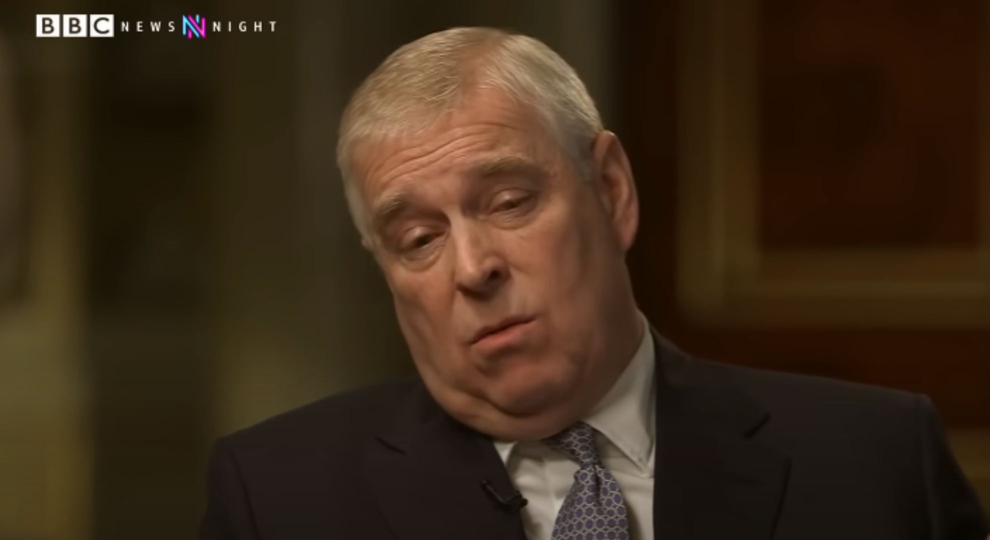 Jeffrey Epstein 'assistant sat on late queen's throne' at Buckingham ...