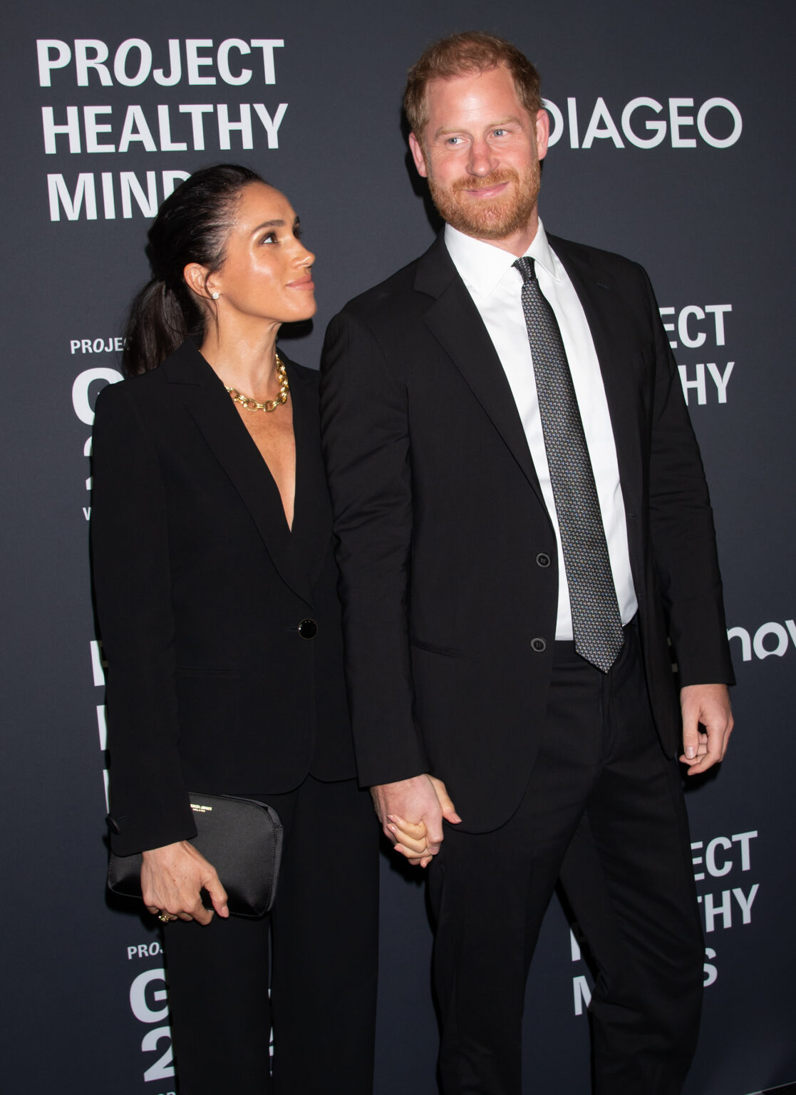 Prince Harry and Meghan Markle release new photo with Archie and ...